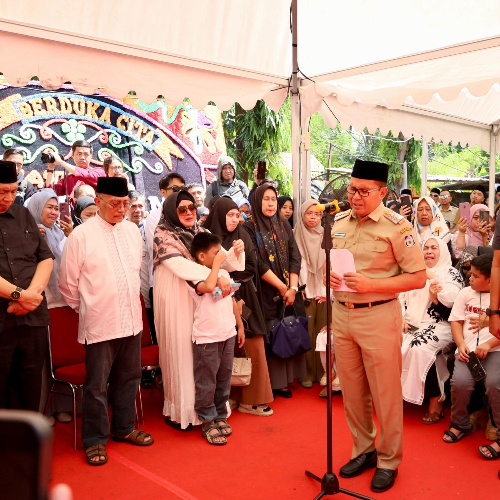 Pelepasan Jenazah Syahrial Syamsuri: Camat Panakukang Turut Berduka ...